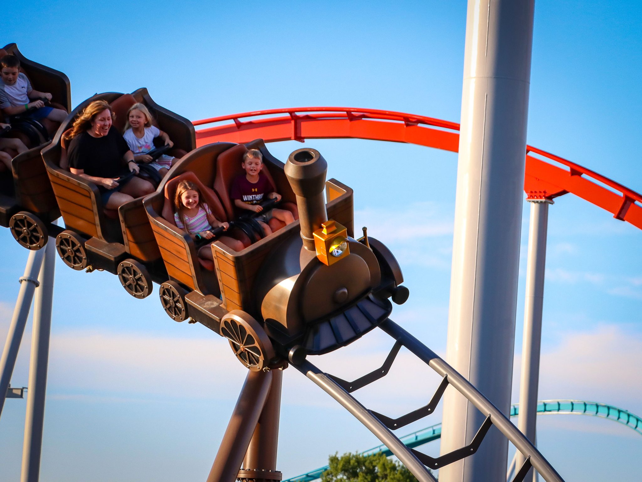 Carowinds debuts new family launch coaster – Amusement Today