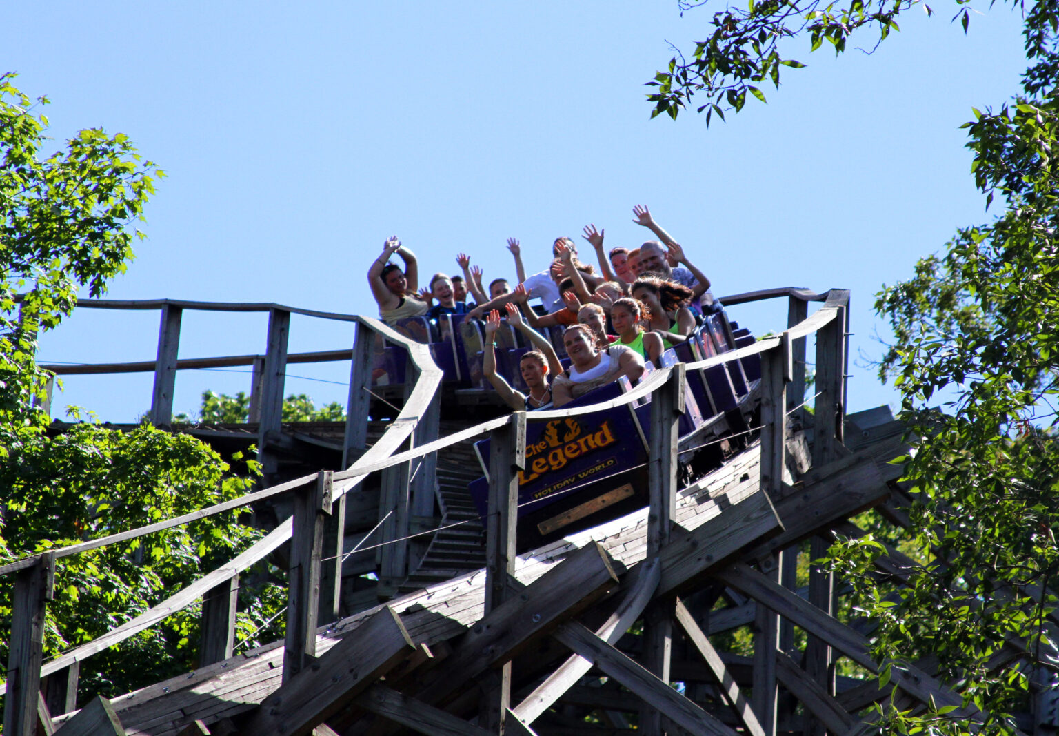 Holiday World announces early entry perk for platinum season passes ...